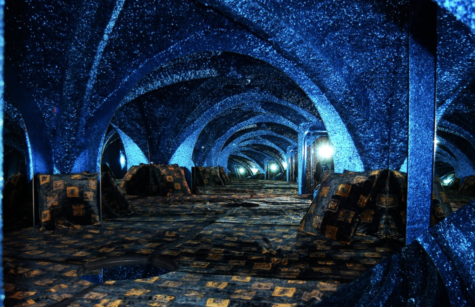 Les 4 Meilleurs Clubs libertins à Avignon (Avis, Infos, Tarifs) en 2025