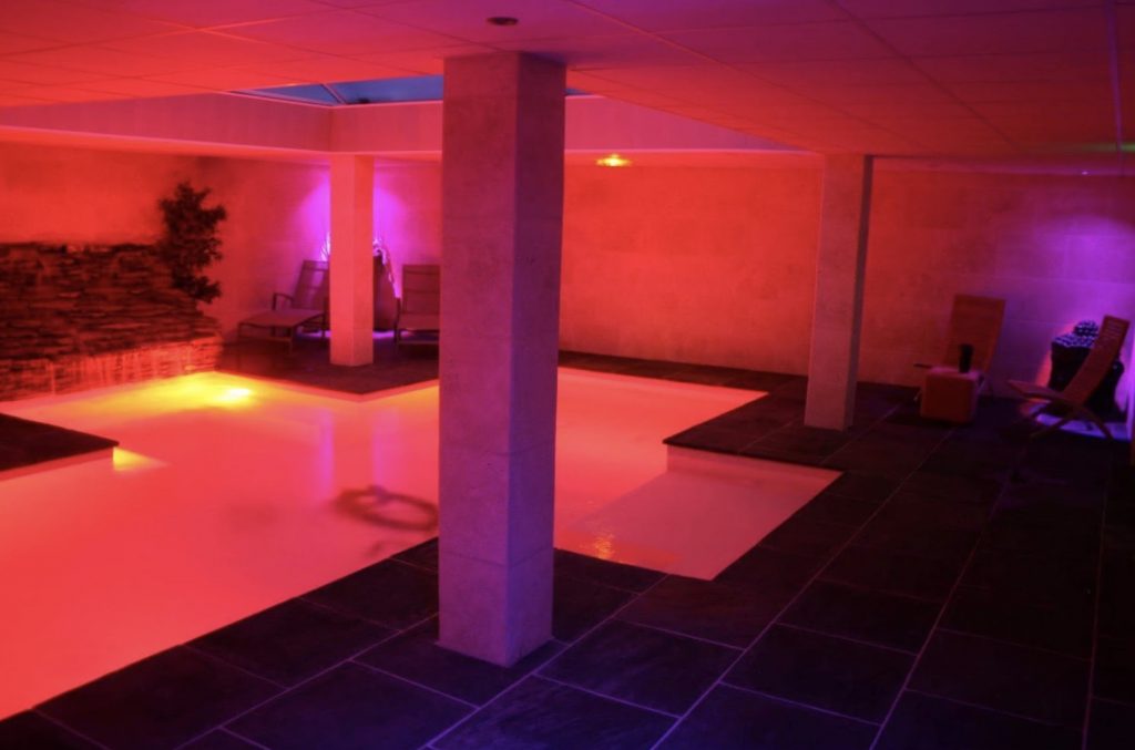 Les 8 Meilleurs Clubs libertins à Caen (Avis, Infos, Tarifs) en 2026